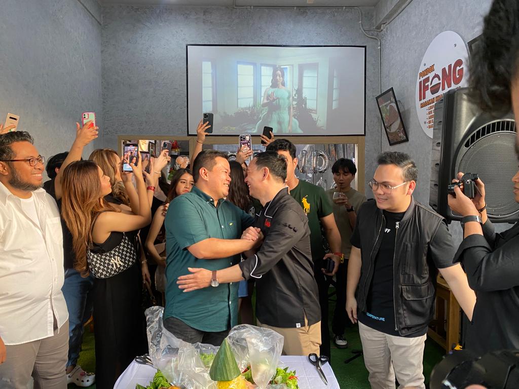 Aldi Taher Ajak Presiden Jokowi Cobain Makanan Khas Bangka di Pondok ...